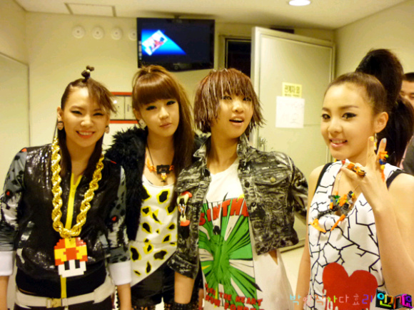 ★2NE1 100 Days Debut ★ เเจกรูป 2NE1 กระทู้เเหก !!! ภาค ๓ | บันเทิง | 1134521