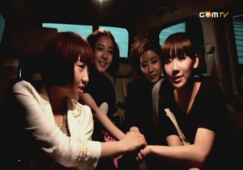 ★2NE1 100 Days Debut ★ เเจกรูป 2NE1 กระทู้เเหก !!! ภาค ๓ | บันเทิง | 1134521