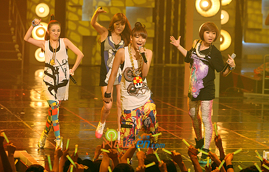 ★2NE1 100 Days Debut ★ เเจกรูป 2NE1 กระทู้เเหก !!! ภาค ๓ | บันเทิง | 1134521