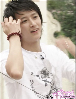 (( hanchul )) สร้อยข้อมือที่ฮีใส่ ... ??? | บันเทิง | 2580710