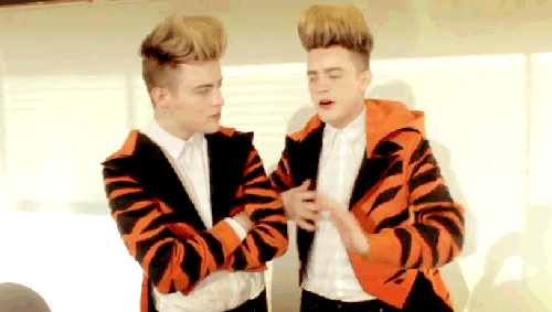 GIF ฮาๆน่ารักของ Jedward >