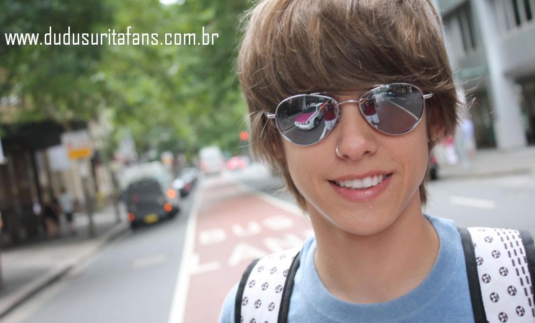 ใครก็ไม่รู้ รู้แต่ว่าเขาชื่อ Dudu Surita | บันเทิง | 1567129