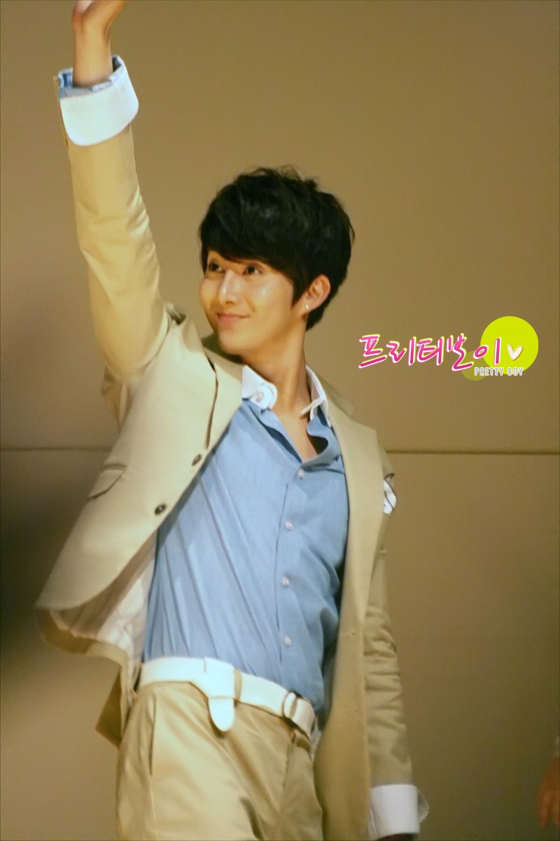 Kim Hyung Jun(SS501)@28/05/10 Technomart mini album signing event